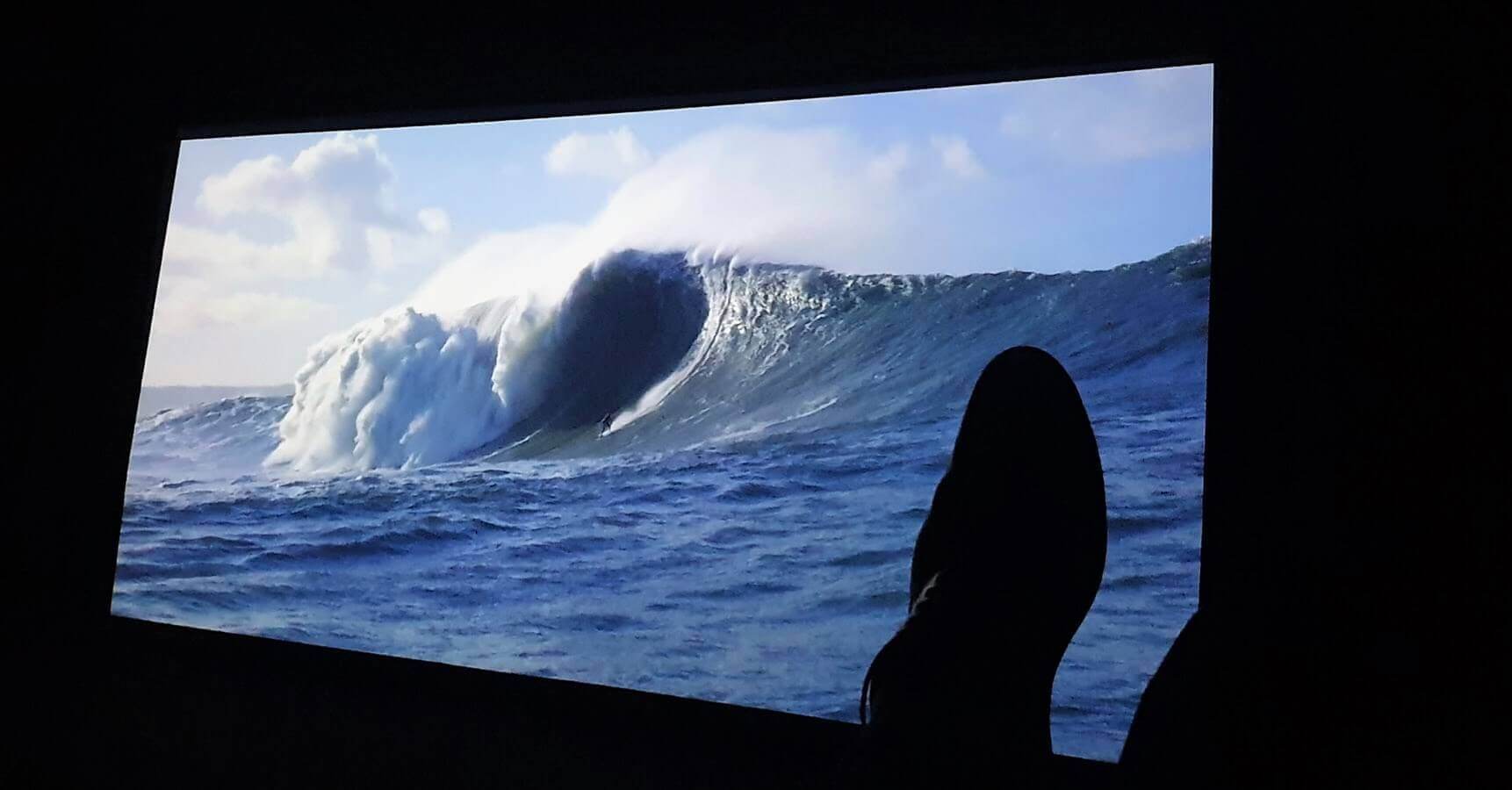 Justine Dupont Tames Nazaré's Giant Waves Near Lisbon - Tings Lisbon